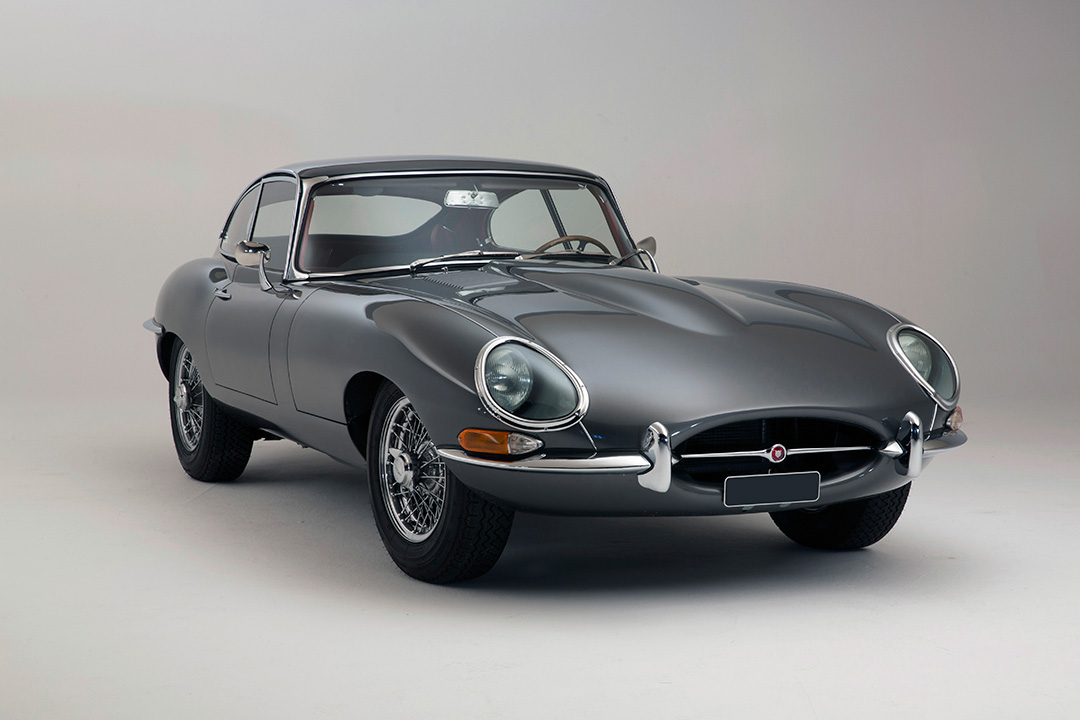 Retro Roadster - Restauration et vente de voitures de collection - Paris